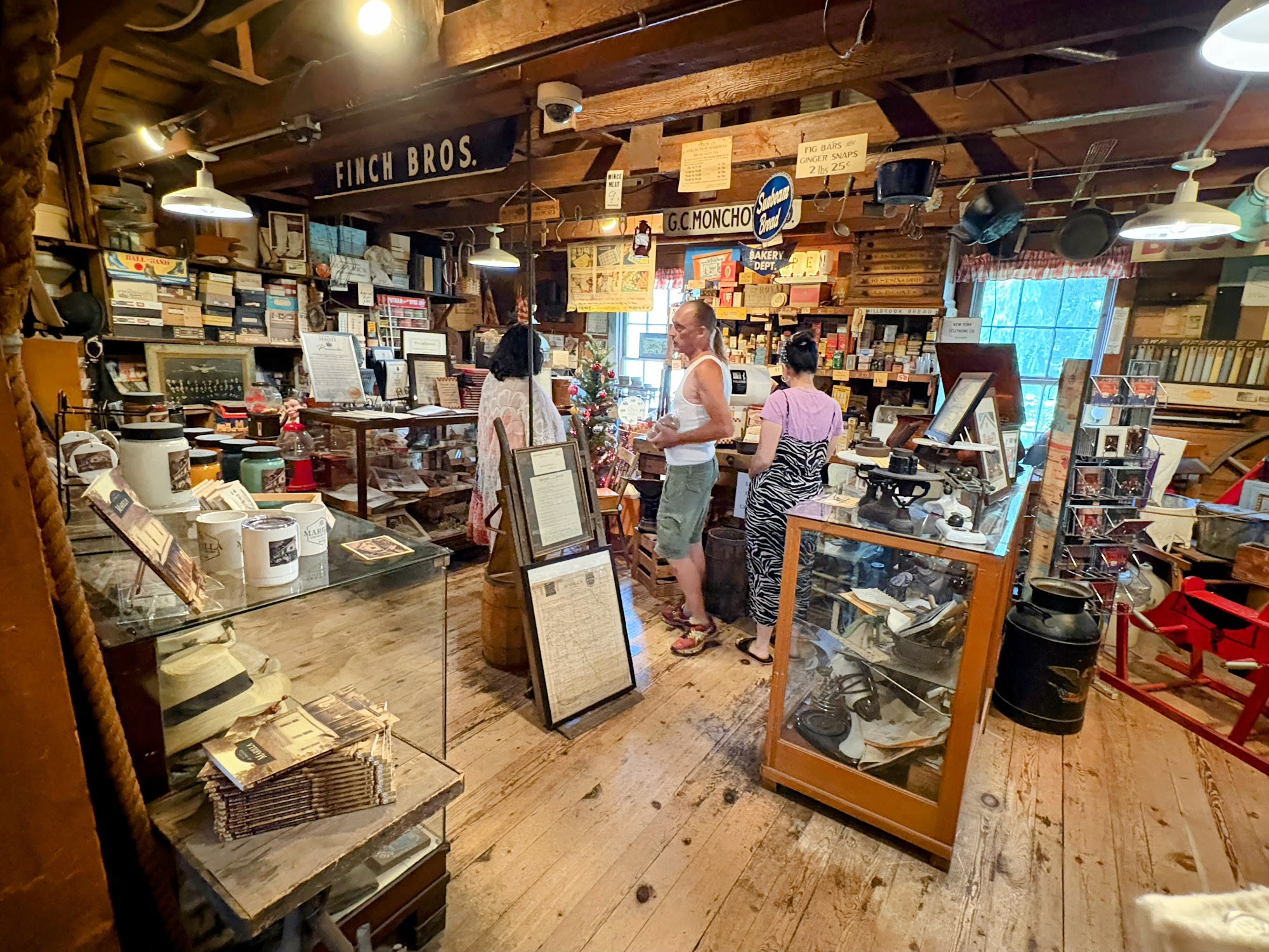 Marilla Country Store - Gift shop in Marilla - Website